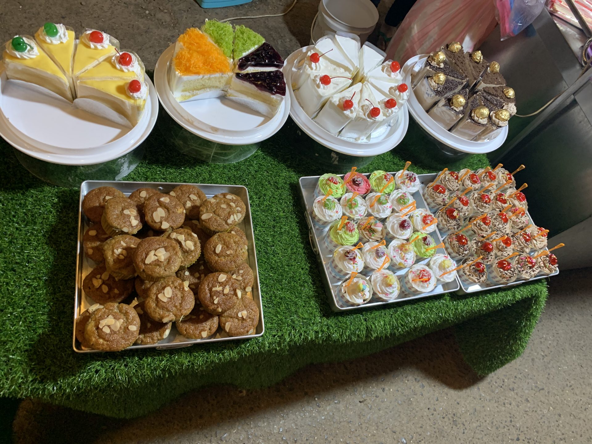 Phonsavan Night Market - local street food, BBQ and hotpot buffet